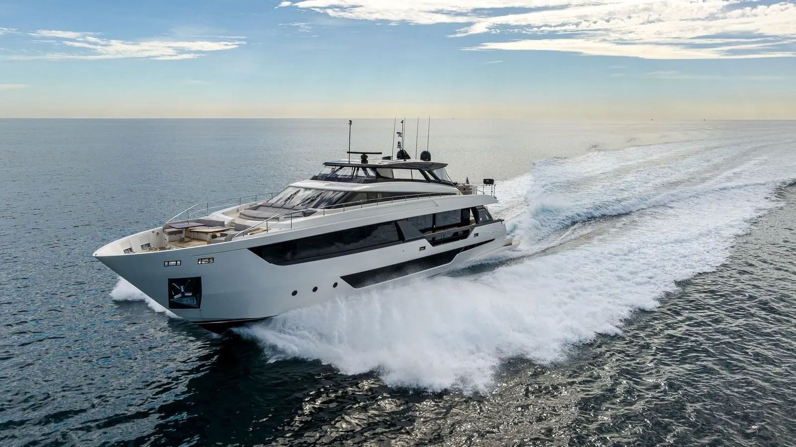 30m Ferretti motor yacht Aurora receives $850k price reduction